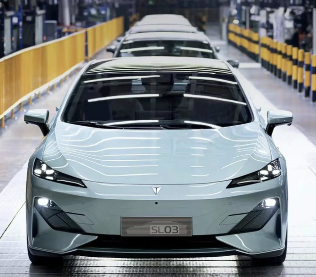 长安深蓝高开低走，SL03/S7难自救，朱华荣改其名“弃卒保帅”？