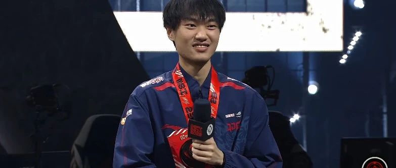 MSI：JDG击败BLG斩获冠军，Knight斩获FMVP！|blg|MSI|jdg_新浪新闻