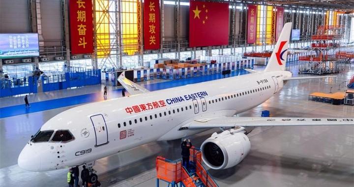 为了抹黑C919，网络喷子简直角度刁钻，领导坐飞机被批“搞特权”|C919_新浪新闻