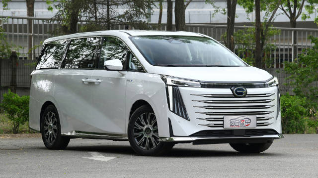 插电混动MPV新选择 传祺E9与腾势D9核心差异是什么？|汽车资讯|25-35万mpv|新能源_新浪新闻