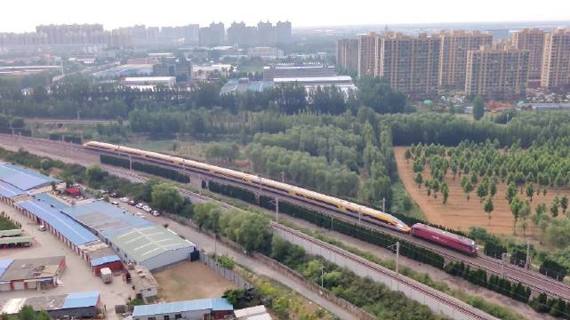 黄色固体CR400AF-J-0002无火回送_新浪新闻