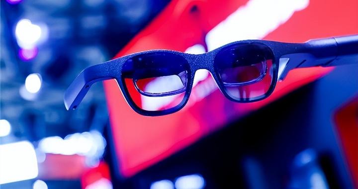 XREAL Beam投屏盒子首次亮相MWC！AR空间屏体验太酷了|AR|mwc|上海市_新浪新闻