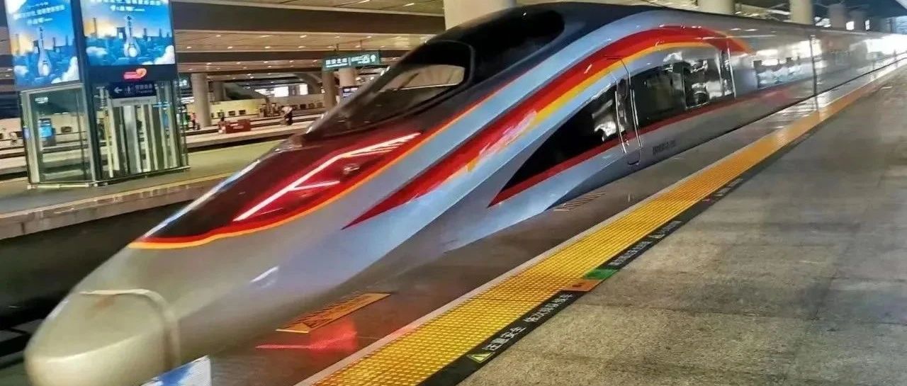 “智能”CR400AF-Z新型复兴号动车组首赴陇原大地|动车组_新浪新闻