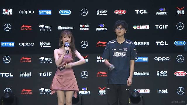 2023LPL夏季赛 LNG 2:1 TT @傅若真BaoBao 赛后采访_新浪新闻