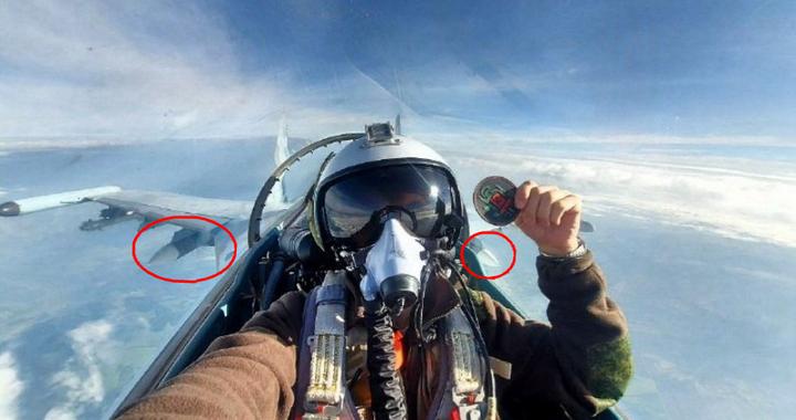 俄军苏35发射R37M超远程导弹！300公里外，可击落F16|空空导弹|战斗机|导弹_新浪新闻