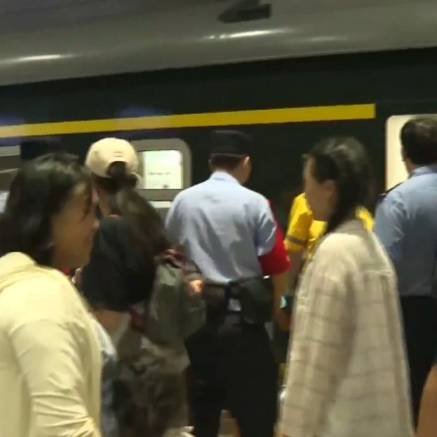 被困2天2夜，K396首批328名乘客抵达北京丰台站|列车|北京市|旅客_新浪新闻