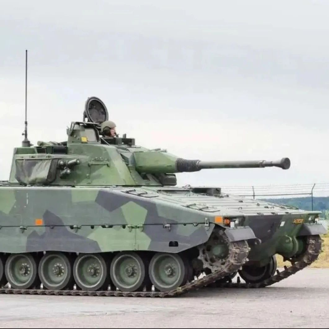 地表最强CV90步战车，被俄军缴获！挨了一发RPG，半边脸被炸飞|步兵战车|俄军|CV90_新浪新闻