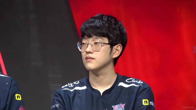 Q：提问scout选手，你是春季赛 和夏季赛 拿到MVP最多的选手……|scout|MVP|春季赛_新浪新闻