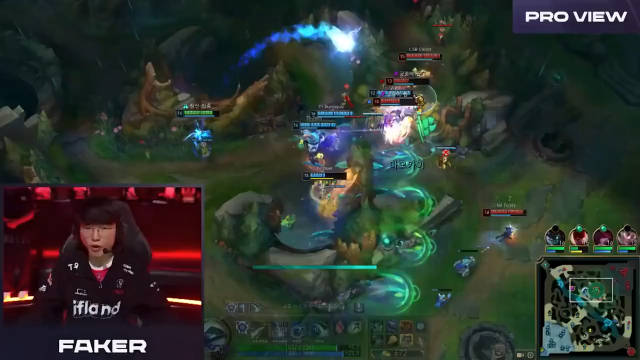 Faker被贾克斯切死后大笑 ，被自己整笑了.不过这把泽拉斯确实猛|Faker_新浪新闻