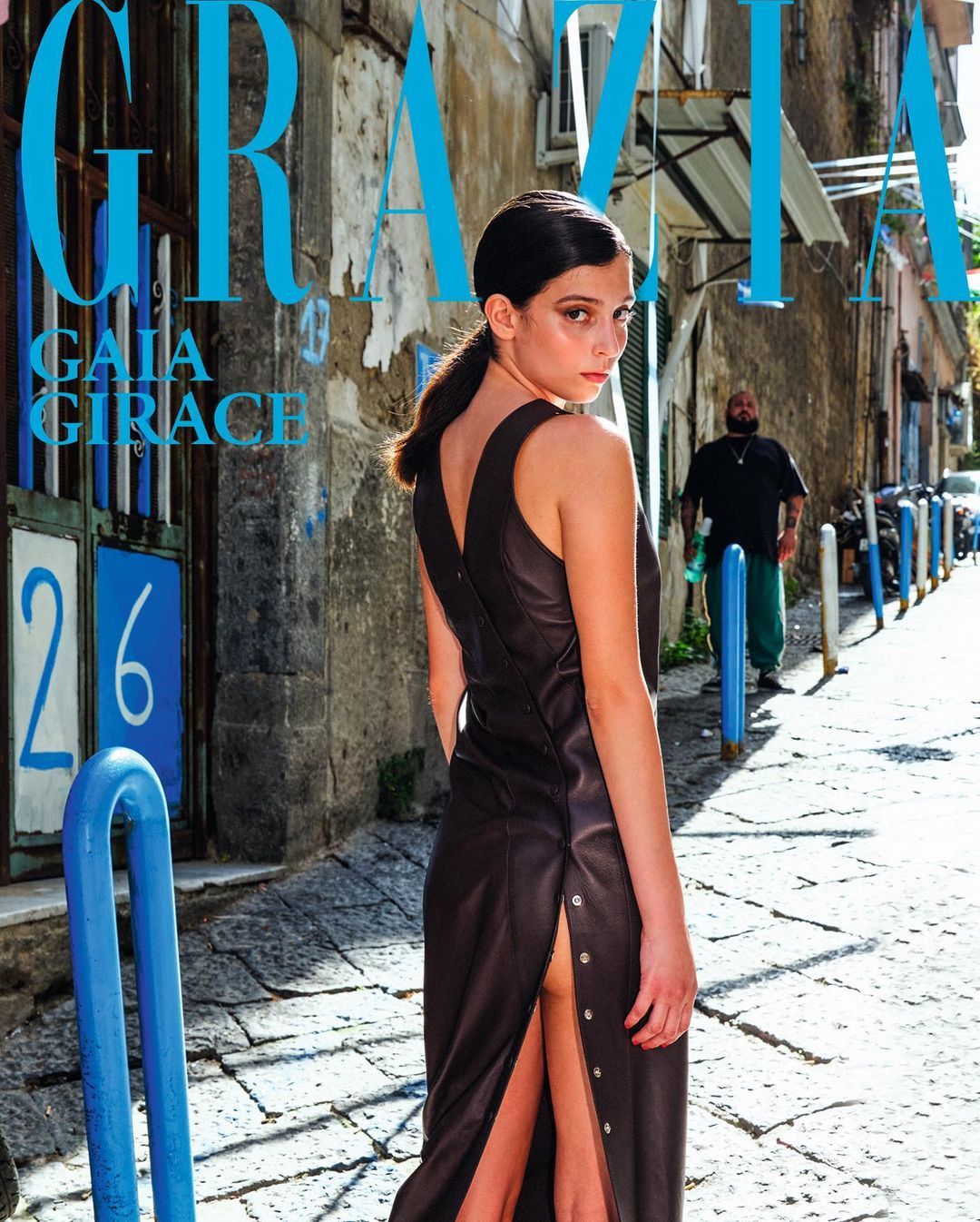 Gaia Girace x GRAZIA 意版8月刊封面大片 那不勒斯街头……|那不勒斯|封面|大片_新浪新闻