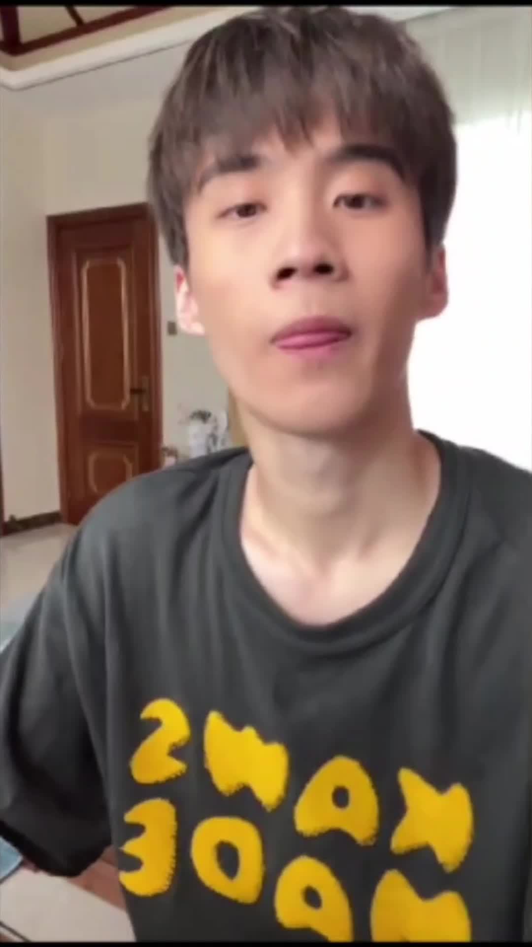 读者投稿！电视剧《白日梦我》翻唱capper的《年轻的国王们》！|capper|年轻的国王们|白日梦我_新浪新闻