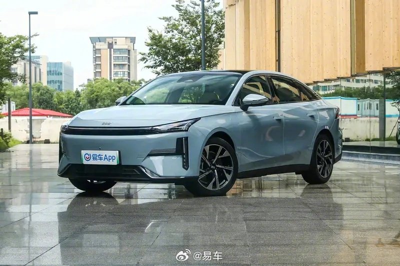 吉利银河L6配置曝光 提供四款车型/综合续航1370km-新浪汽车