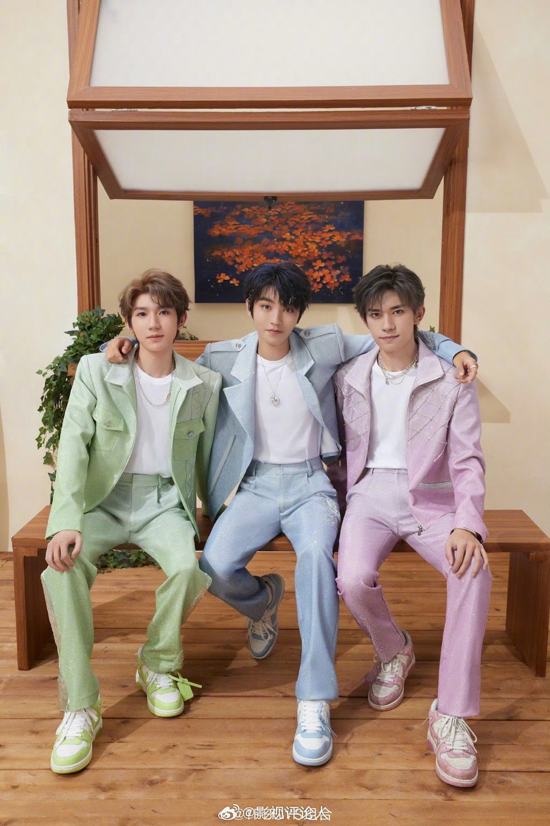 上次王源演唱会粉丝穿婚纱去也是一堆谣言！|演唱会|TFBOYS|王源_新浪新闻