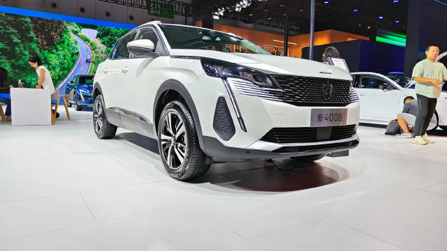 本届成都车展，东风标致4008亮相，新车售价16.97万元……|新车发布|汽车视频|标致_新浪新闻
