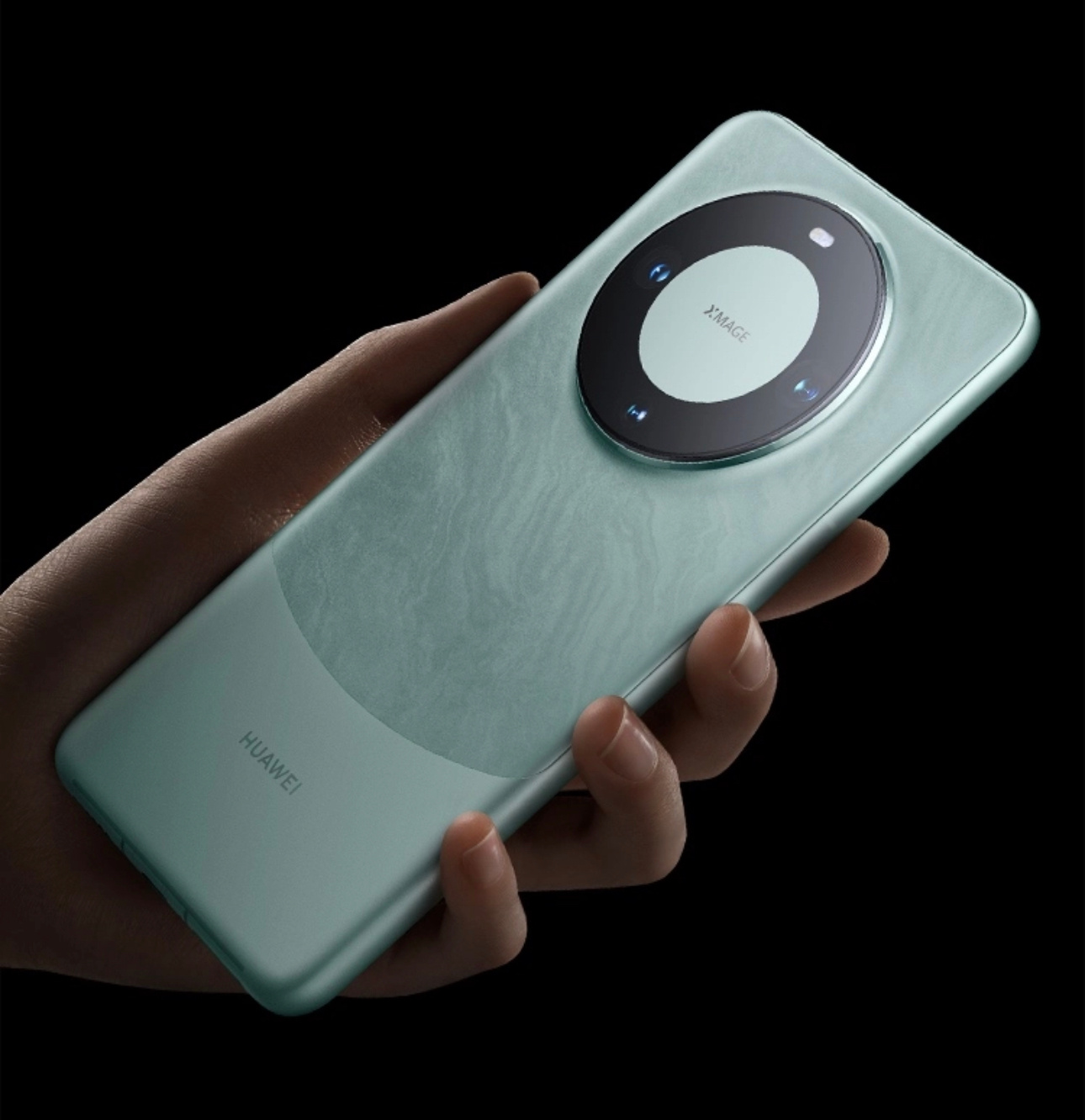 华为上架Mate60 Pro，6.8英寸曲面屏，正面中置三孔……|华为|人脸识别_新浪新闻