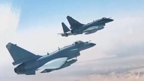 巴基斯坦空军特遣队的J10CE和JF17成功参加雄鹰10空中演习后返回|巴基斯坦|JF17_新浪新闻
