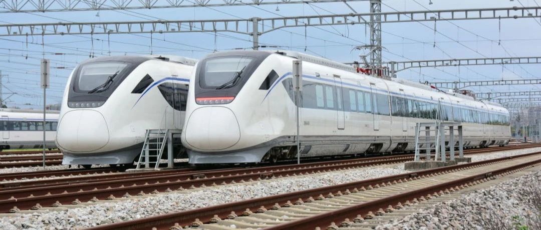 四编组CRH6A-A在广清、广州东环城际正式投用 开启“四八混跑”|广州市|车厢|广东省_新浪新闻
