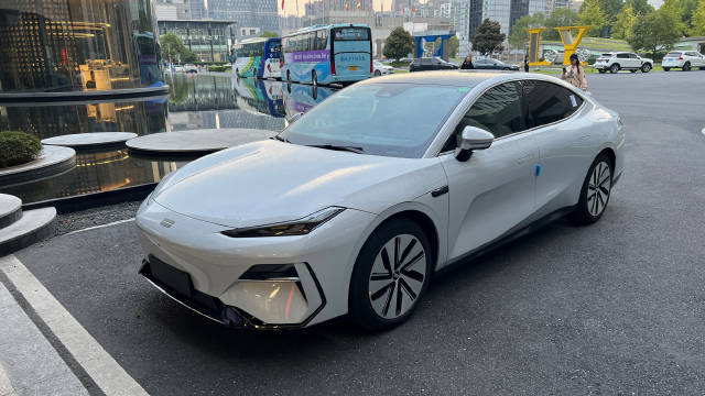 对标比亚迪汉！银河E8已就位，长超5米轴距2925mm，带45寸8K屏幕|汽车资讯|中级车|新能源_新浪新闻