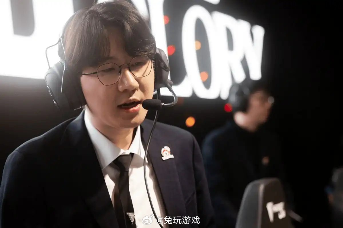 Daeny成为首个带领不同赛区队伍打进S赛决赛的教练|赛区|教练|决赛_新浪新闻