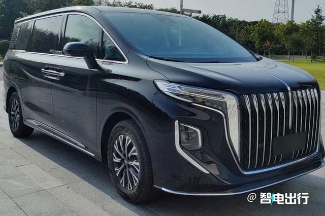 红旗全新MPV实拍曝光！搭新2.0T油耗大降，比亚迪D9危险了-新浪汽车
