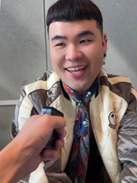 好夹！KnowKnow“刚满十八岁”！_新浪新闻