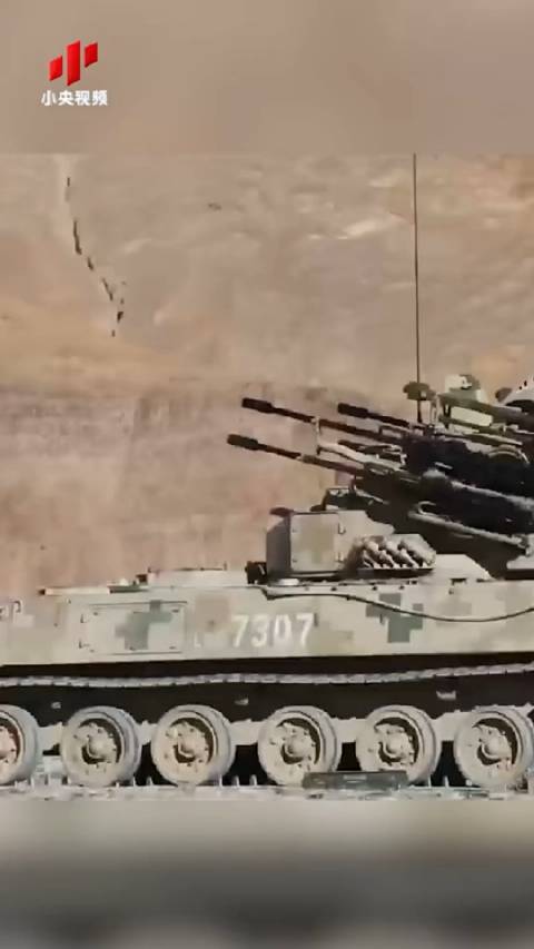 国产PGZ-95式4管25毫米自行高炮，平射攻击，不讲武德|自行高炮|武德_新浪新闻