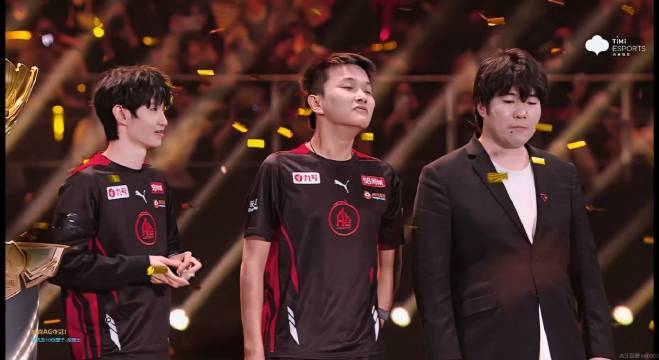 最终AG拿下第六局比赛的胜利，以3:2的比分战胜WB……|总冠军|世冠_新浪新闻