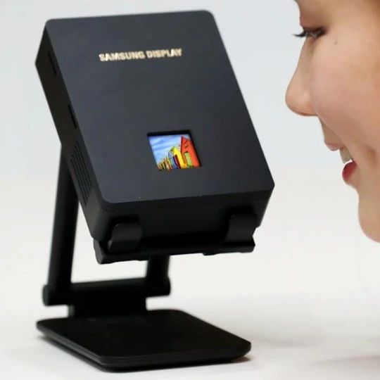 三星显示CES将发布1.03 英寸 RGB OLEDoS、UT OLED面板......|OLED面板|RGB_新浪新闻