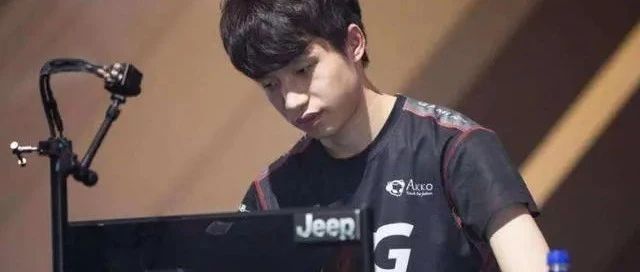 英雄联盟搞笑名场面TOP3，Faker独占两席！|Faker|英雄联盟|教练_新浪新闻