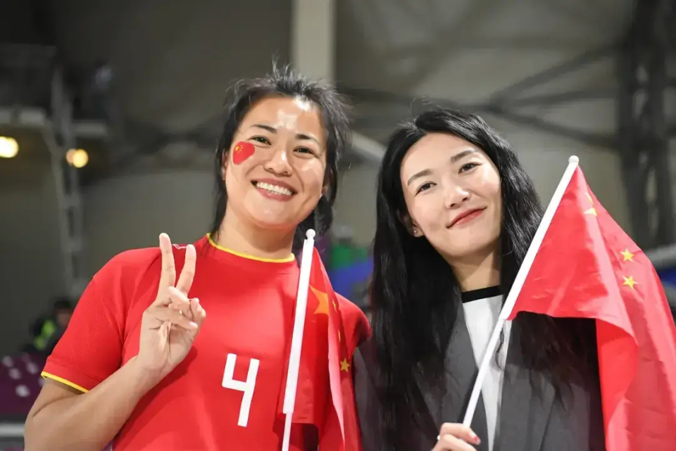 CCTV5播国足VS黎巴嫩，戴伟浚不能首发，刘彬彬为何能踢满全场|刘彬彬|黎巴嫩|国足_新浪新闻