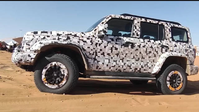 坦克330曝光 3.0T V6+9AT 售价或超35万 跟方程豹豹5比谁硬|新车资讯|汽车视频|9AT变速器_新浪新闻