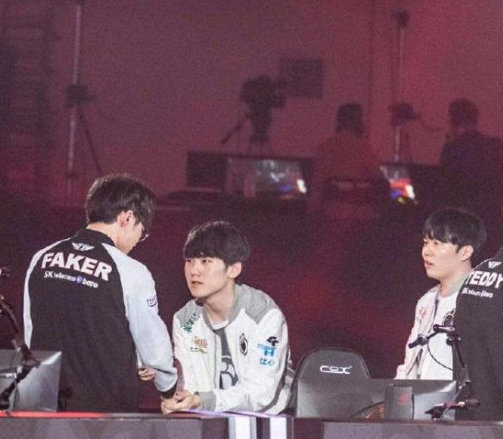 冷知识，JackeyLove是LPL的职业选手中对战Faker胜率最高的选手……|lpl选手|Faker|lpl_新浪新闻