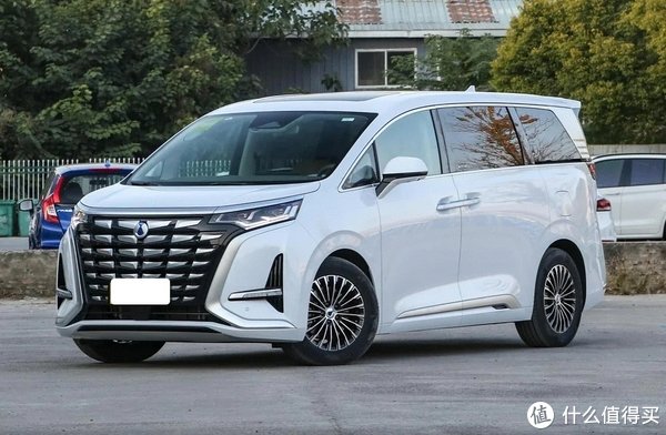 对标腾势D9 DM-i，传祺E9真不够格？实测见真章-新浪汽车