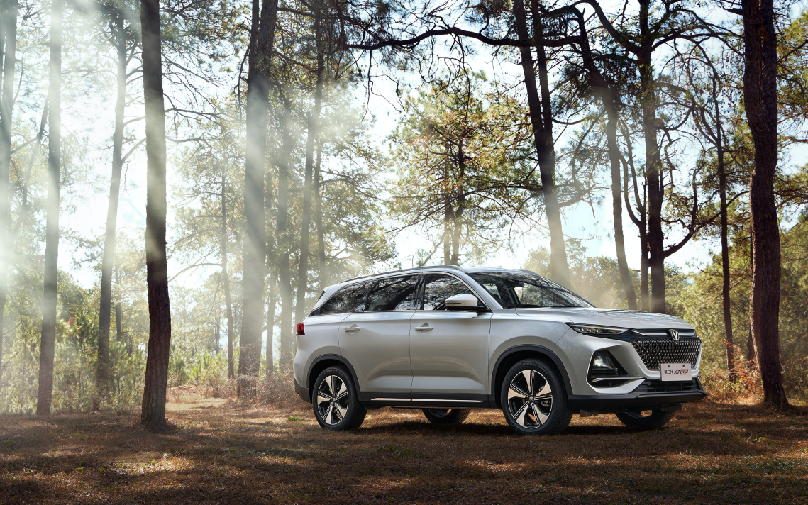 長安X5PLUS與X7PLUS上市，售價9.19萬元起 - 新浪香港