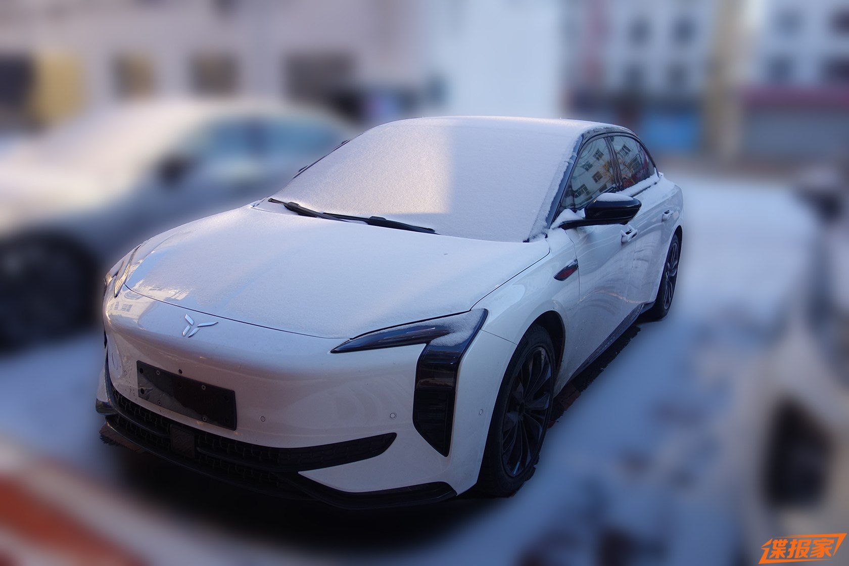 红旗EH7无伪装谍照曝光：全新设计风格，FMEs平台首款新能源轿车|IT之家|新能源车|红旗_新浪新闻