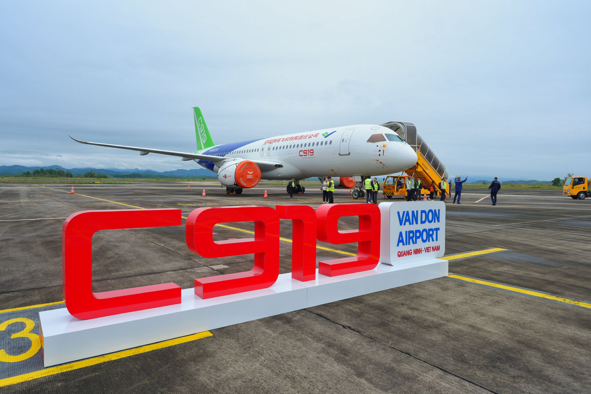 兩會熱點｜C919頻「出海」飛行展示，美歐適航證是必選項嗎？ - 新浪香港