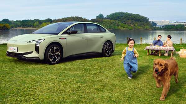 22.98万起！红旗EH7上市 最大续航800km 小米又一劲敌？-新浪汽车