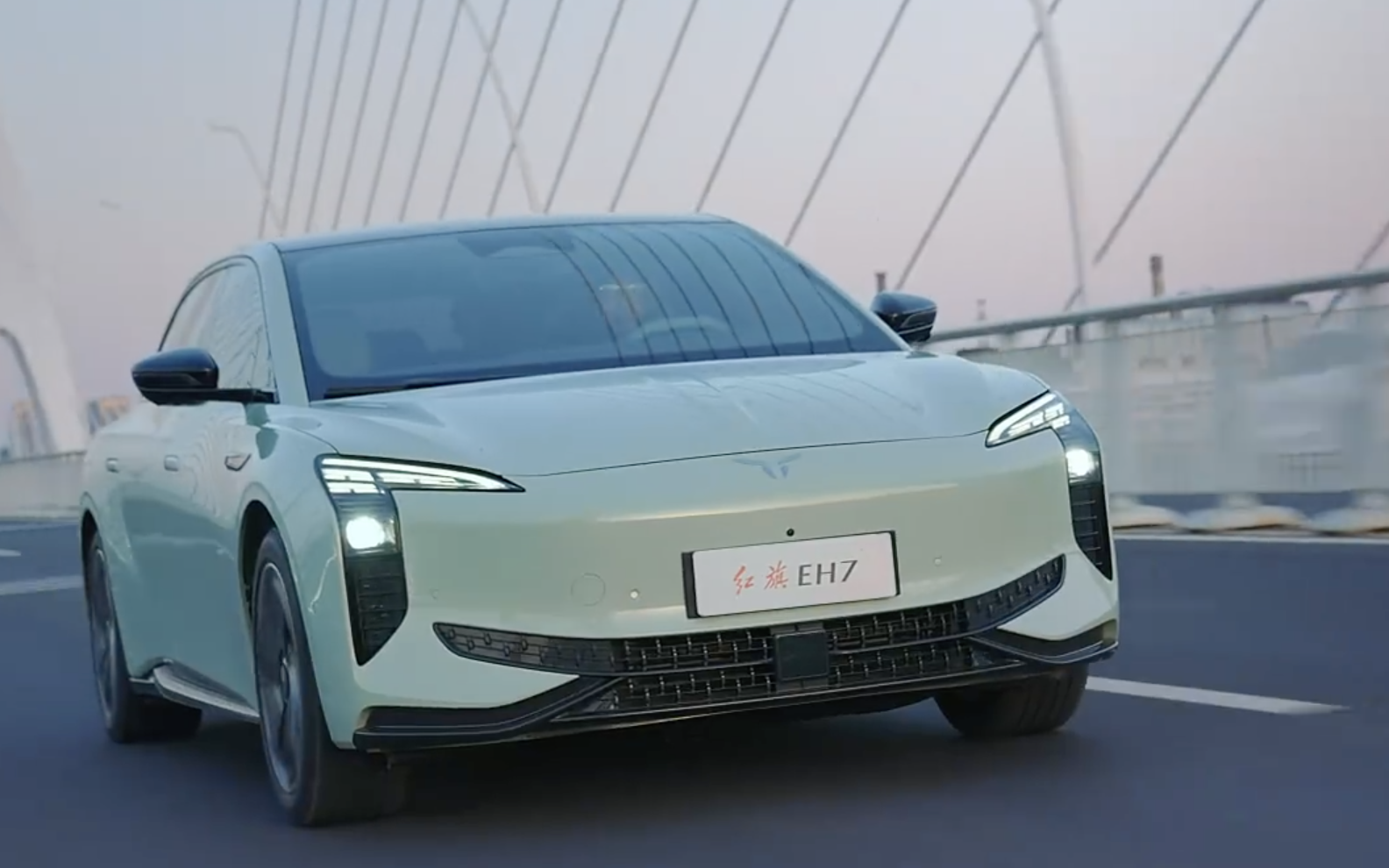 一汽紅旗純電動轎車EH7正式上市，22.98萬元起售 - 新浪香港