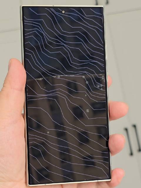 Galaxy S24 Ultra 不贴膜 vs 官方 AR 膜抗反射对比 还是不贴膜更舒坦|galaxy|反射|AR_新浪新闻