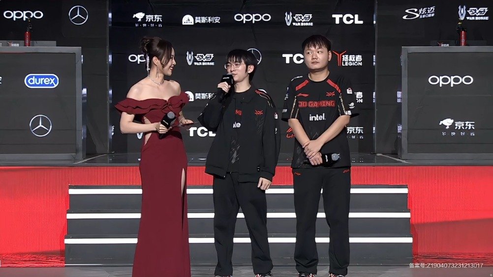 JDG 3-0 WBG 赛后采访环节|余霜_新浪新闻