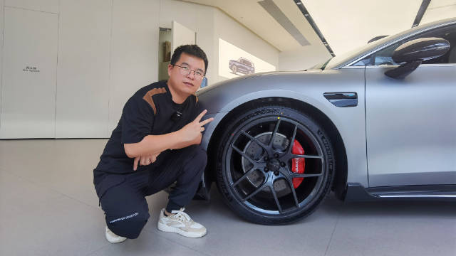 华为高阶智驾+空悬+CDC，智界S7到店体验，标配800V续航855KM|汽车资讯|中高级车|新能源_新浪新闻