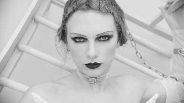 Taylor Swift新专辑「TTPD」首单《Fortnight》MV预告炫酷首播！|新专辑_新浪新闻