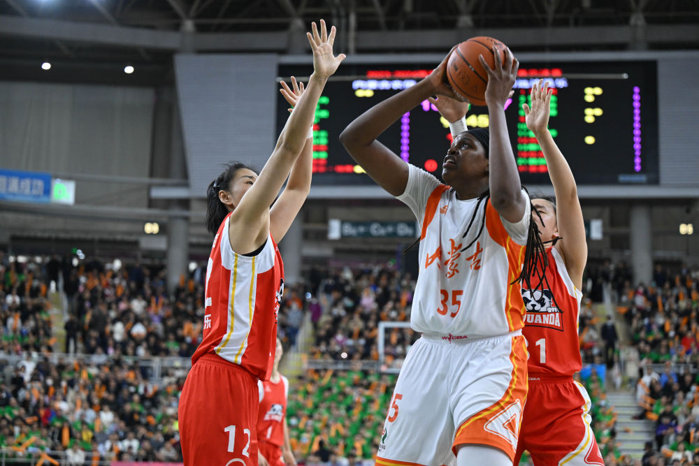 四川女篮夺得2023-2024赛季WCBA总冠军|四川女篮|女篮|总冠军_新浪新闻