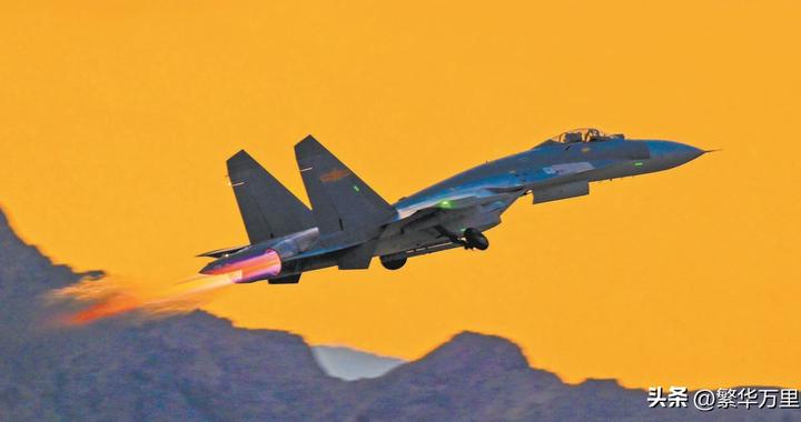 以一敌二，歼11BG战机，对比美国FA18E/F，到底如何？|歼-11|苏27|美国_新浪新闻
