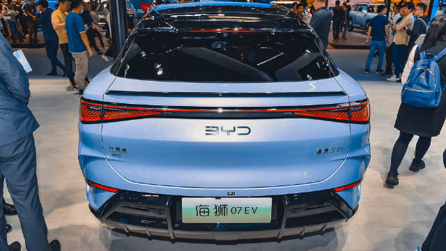 比亚迪高阶全能SUV上市了 出自全新e平台3.0 EVO的首款车型 海狮07EV|新车上市|汽车视频|新能源_新浪新闻