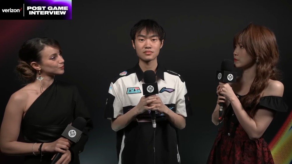 BLG.knight赛后采访 完整版_新浪新闻