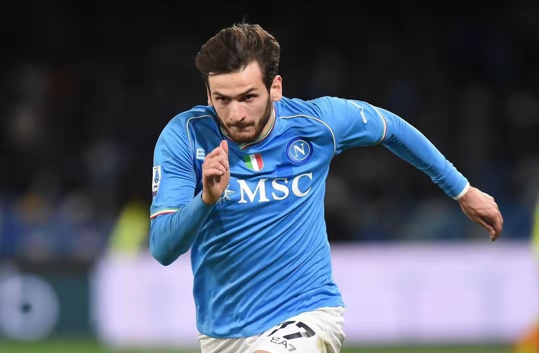 重磅！巴黎找到姆巴佩接班人 1亿欧报价K77 23岁身价8000万欧|巴黎|那不勒斯|基利安·姆巴佩_新浪新闻