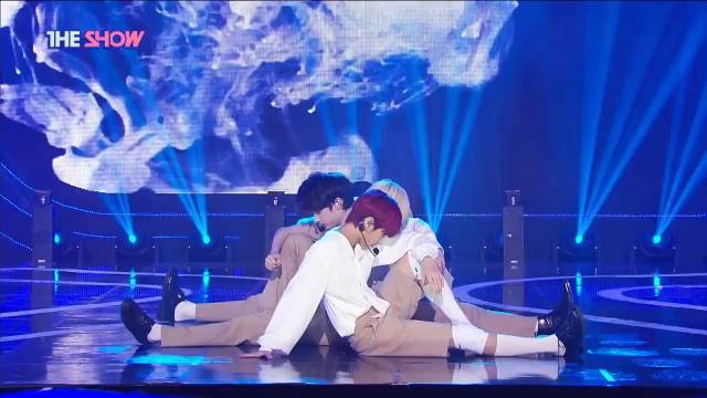 四年前的今天(200602)，TXT - Cant You See Me? @ THE SHOW|Cant You See Me?|TXT_新浪新闻