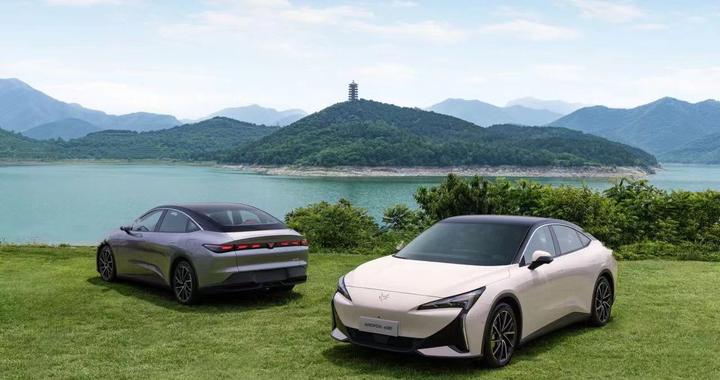 极狐阿尔法S5全域高压800V平台，上市即交付，无理由免费换电-新浪汽车