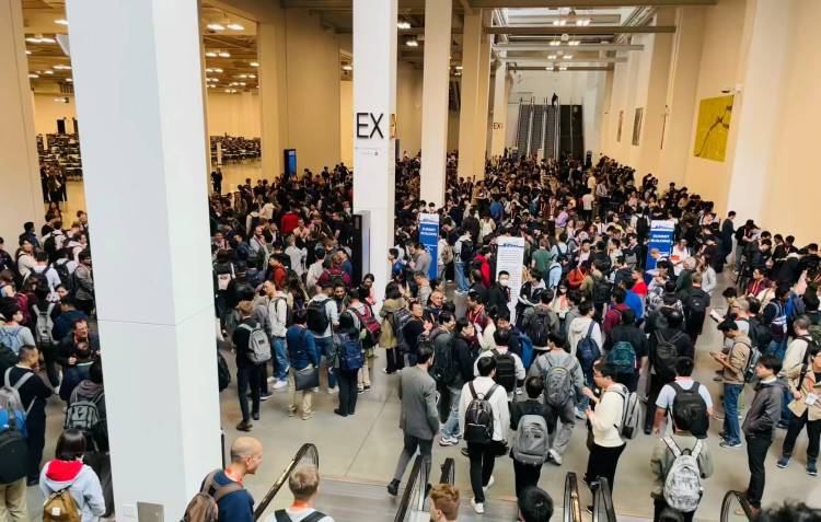 CVPR现场直击｜1.2万人涌入的AI顶会，华人主导的最佳论文，和彻底被“Sora”改造的CV|3D|论文|华人_新浪新闻